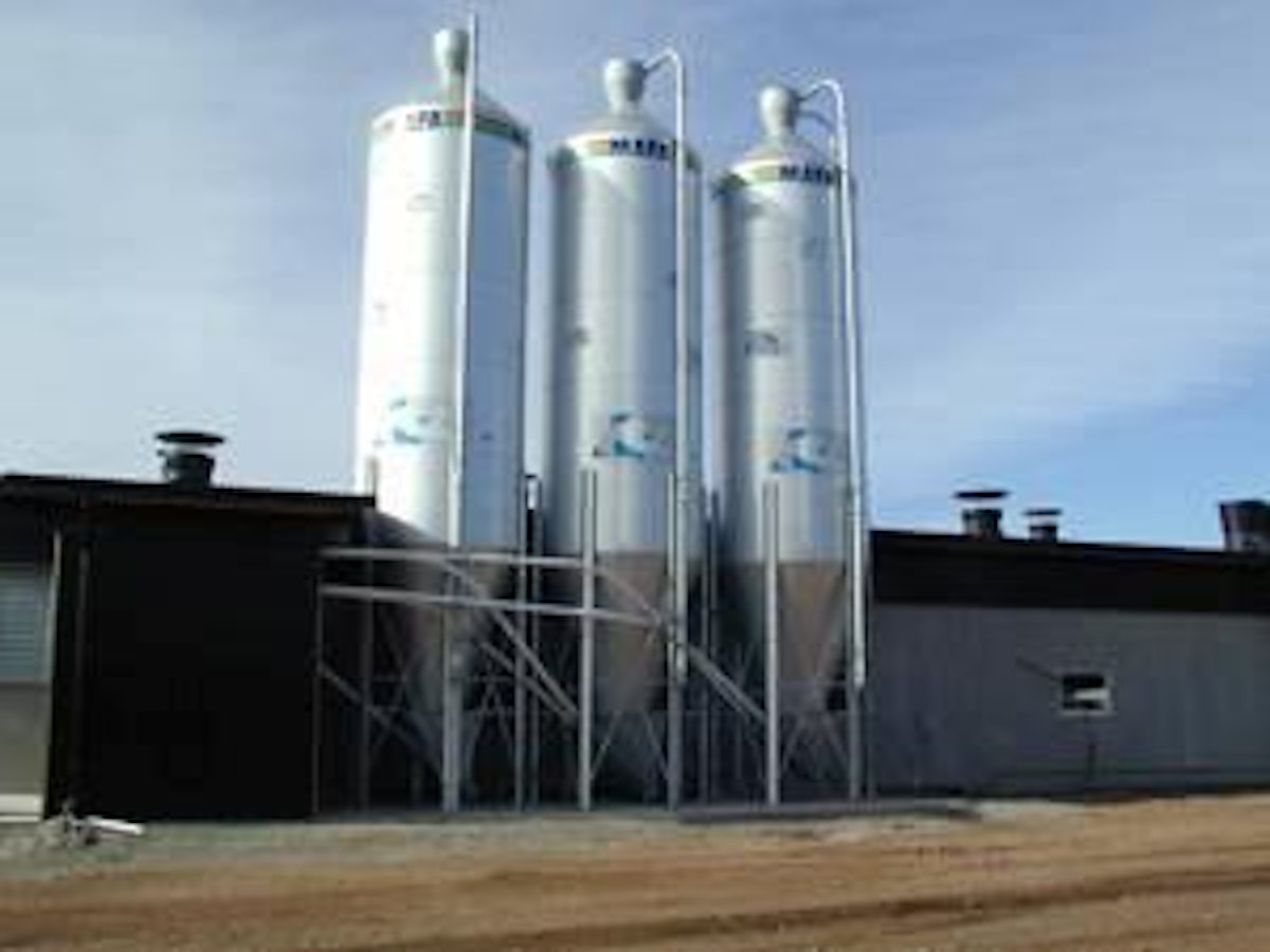 MAFA Unik 2000 silo | WATTPoultry.com