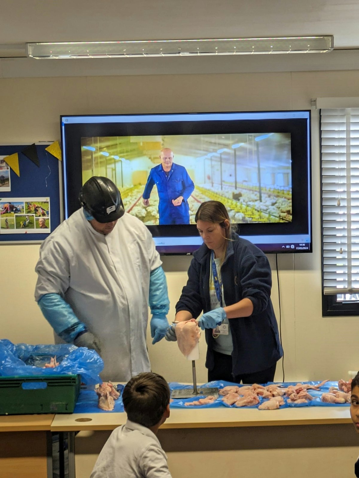 2 Sisters brings poultry lessons to local school | WATTPoultry.com
