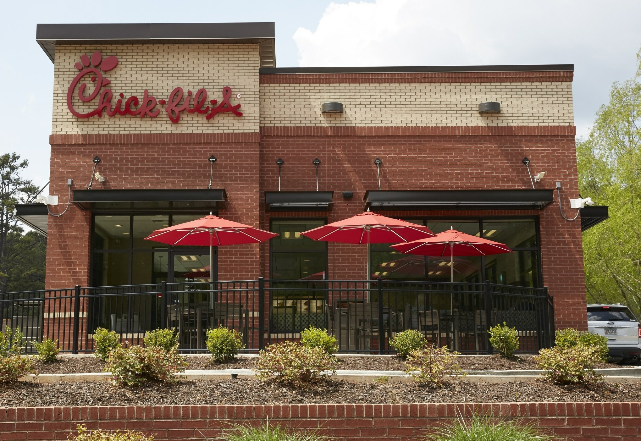 Chick-fil-A warns it might not meet cage-free egg goal | WATTPoultry.com